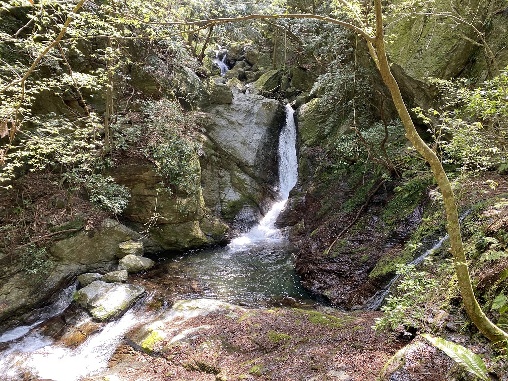 雨乞いの滝【Amagoi-Waterfall】 - 日本の風景｜Japanese Landscape